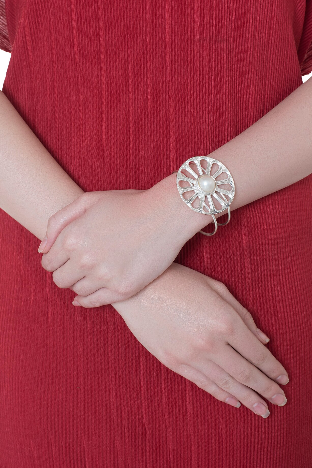 Silver plated stone wheel cuff by Valliyan by Nitya Arora at Pernia's ...