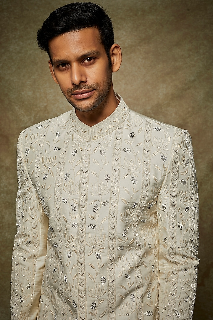 Ivory Silk Embroidered Groom Sherwani Set by Varun Chakkilam Men at ...