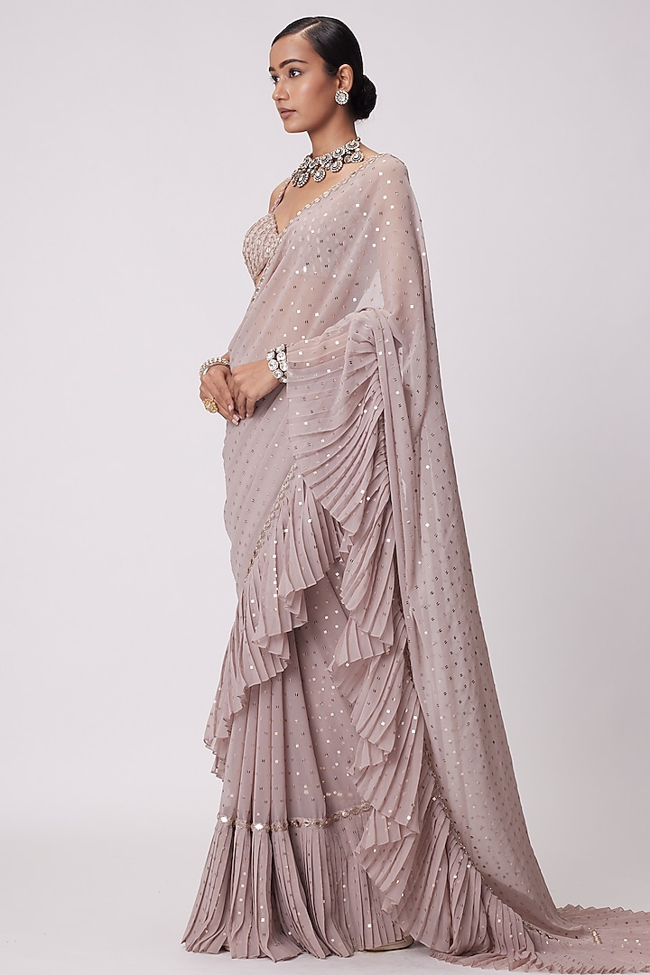 Ash Pink Georgette Frilled Saree Set by Vvani By Vani Vats at Pernia's ...