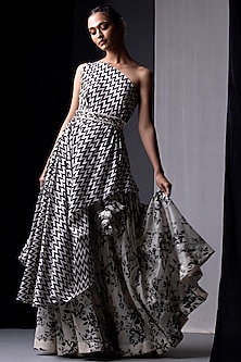 Black & Off White Printed Cape Set Design by Yogita Kadam at Pernia's ...