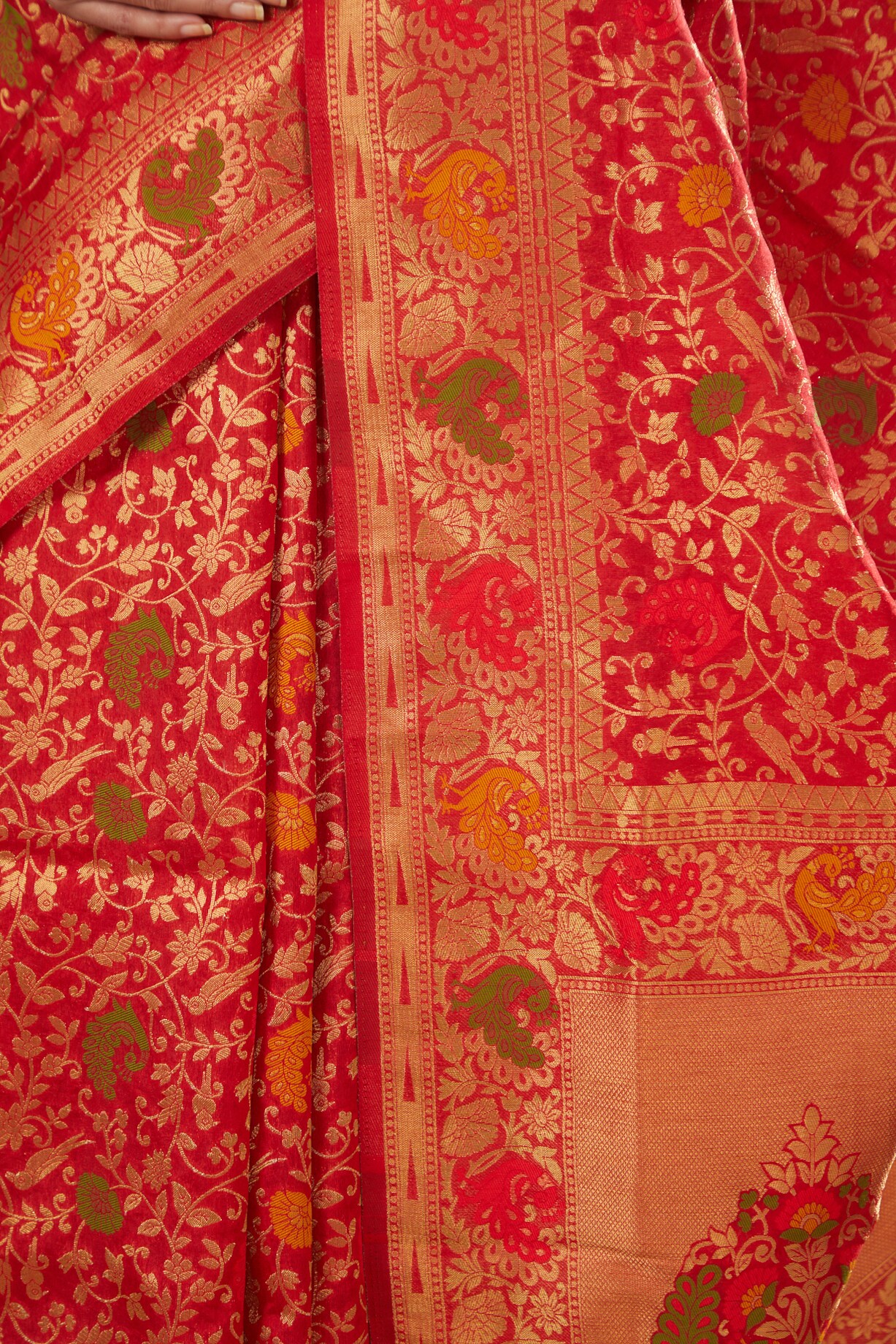 Red Pure Silk Banarasi Handloom Saree by Zal From Benaras at Pernia's Pop Up Shop 2024