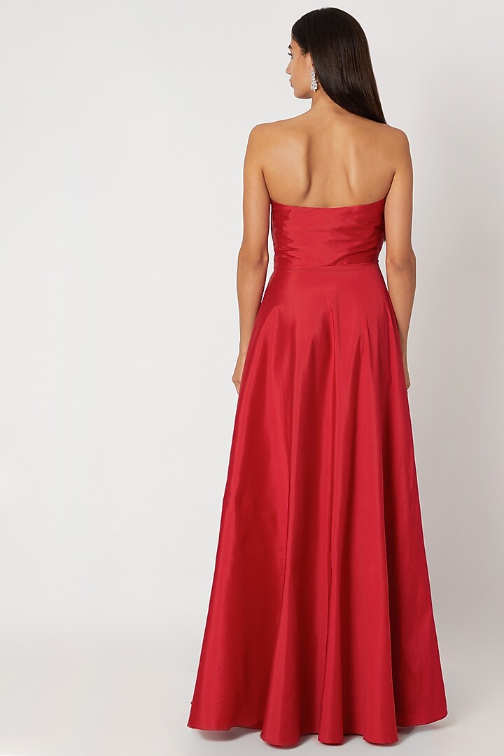 Red Polyester Tube Gown With Bow by Zwaan at Pernia's Pop Up Shop 2025