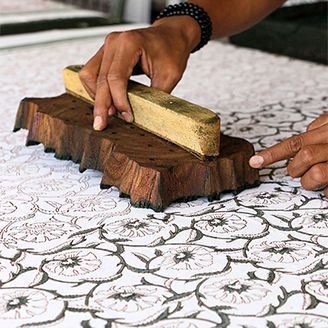 The Ultimate Guide To Rajasthani Clothing & Crafts 2025