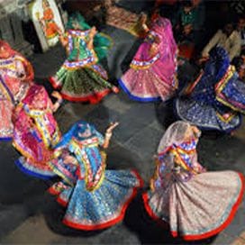 Guide to Chaniya Choli styles & origins. 2025